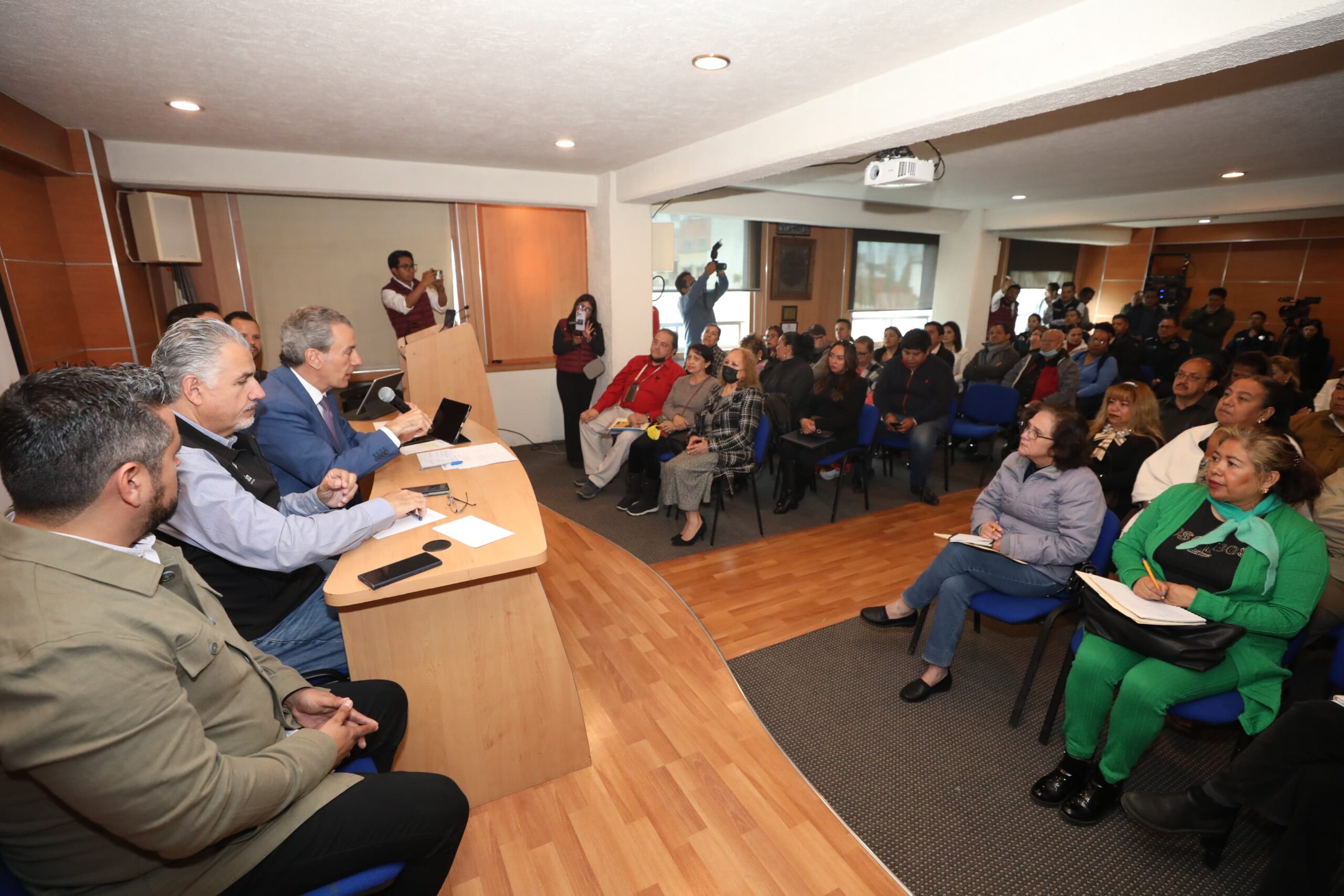 Reunión de Pepe Chedraui con 25 colonias poblanas - Paralelo 19